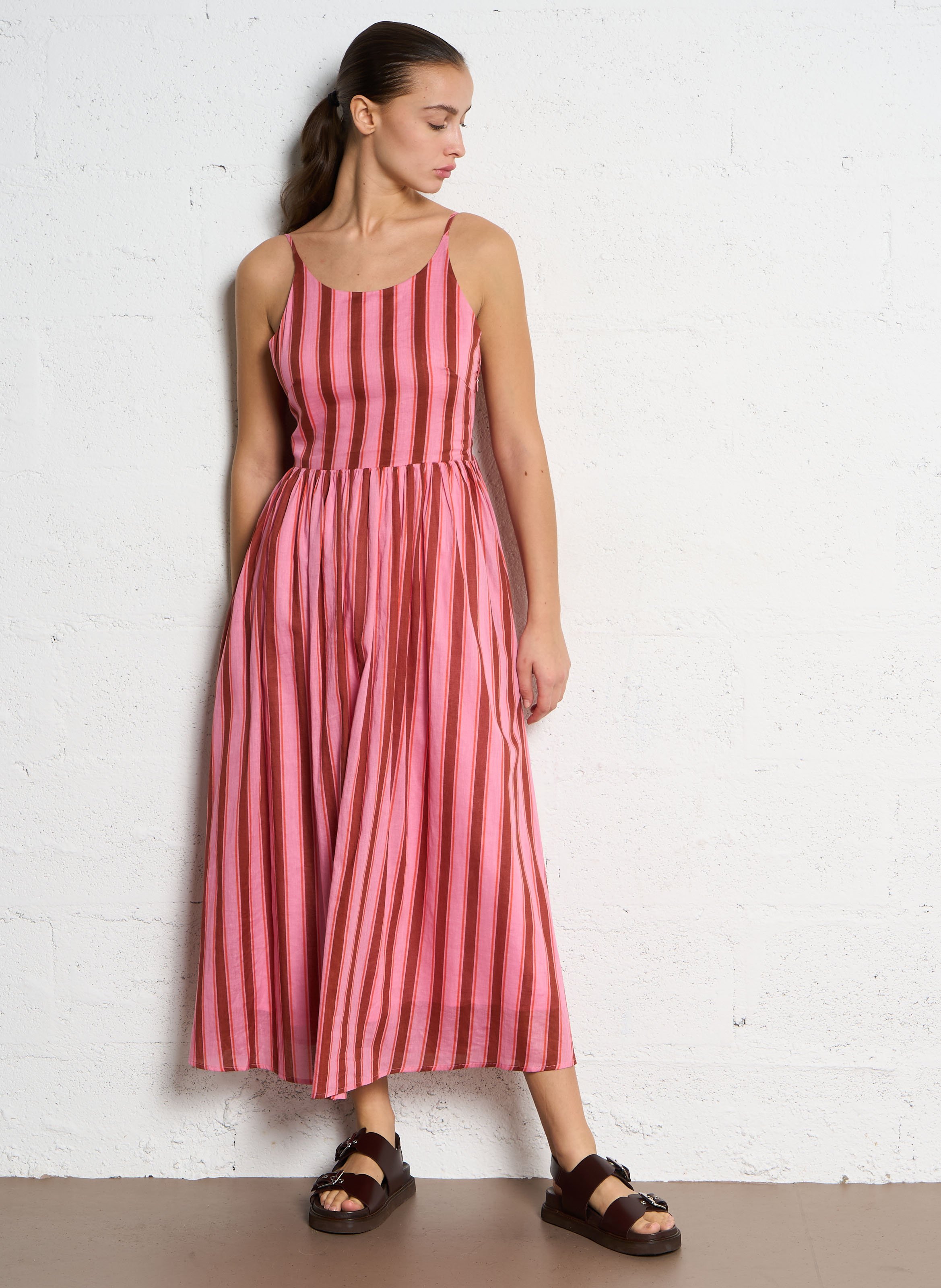 Robe midi en lin mélangé rayé Cyrus Rose Suncoo - Femme S25C03169 ...