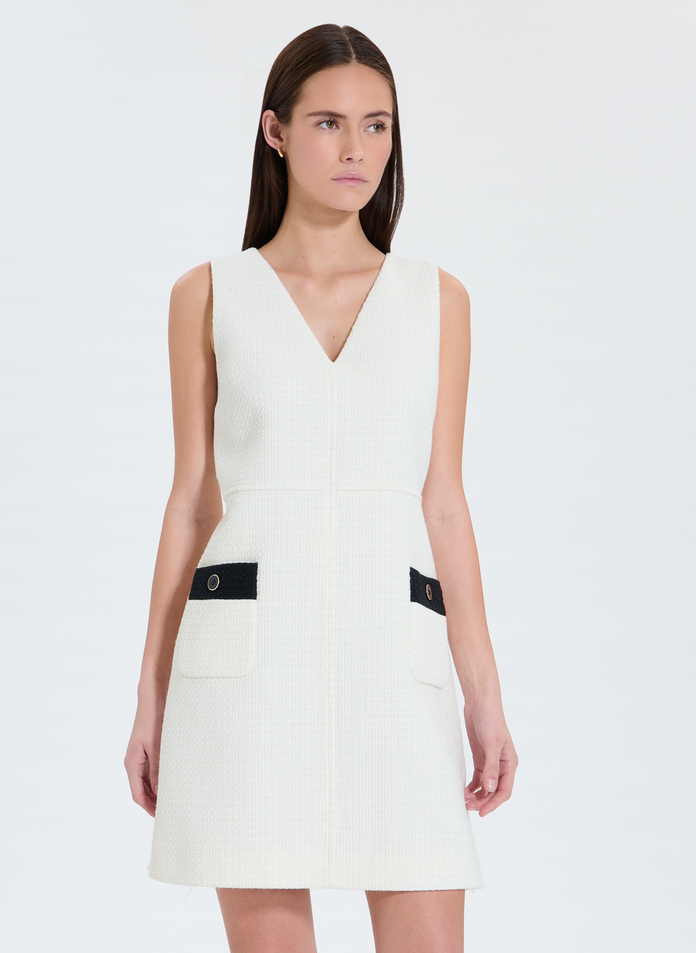 Robe courte col v à poches contrastées Raisin Ecru Zapa - Femme ...