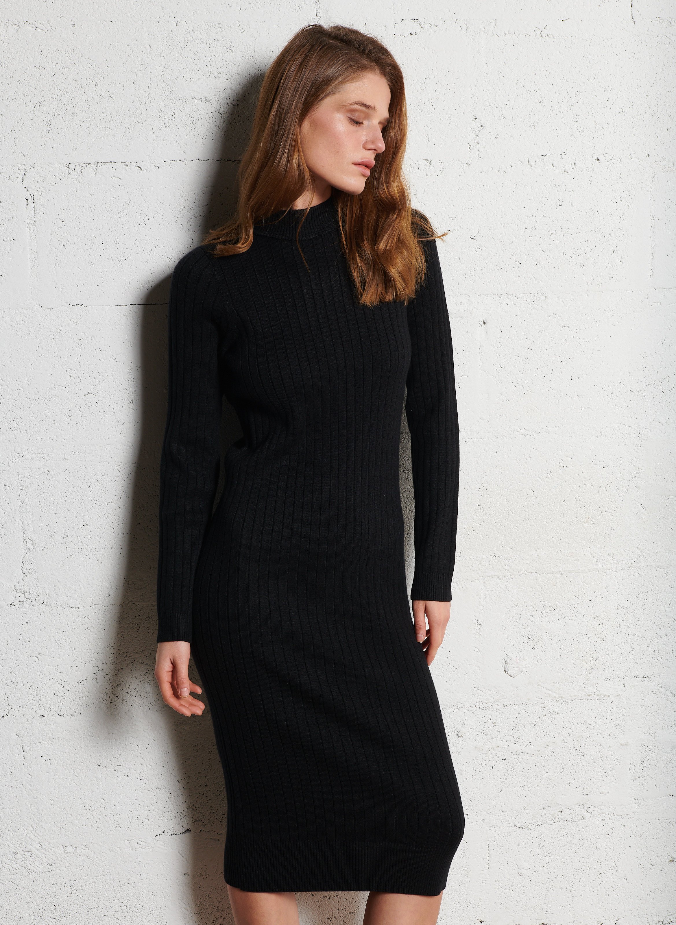 Robe midi ajustée côtelée Laura Noir Maison 123 - Femme 6551815 | Place ...